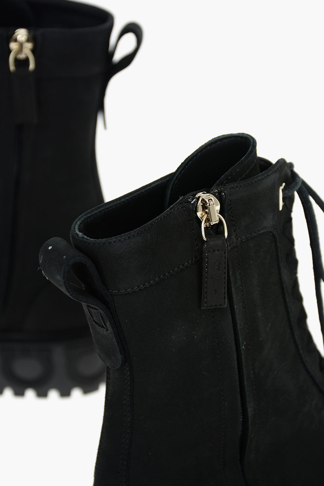 Salvatore Ferragamo Anfibi CHOPPER in Pelle Nabuk con Suola Carrarmata ...