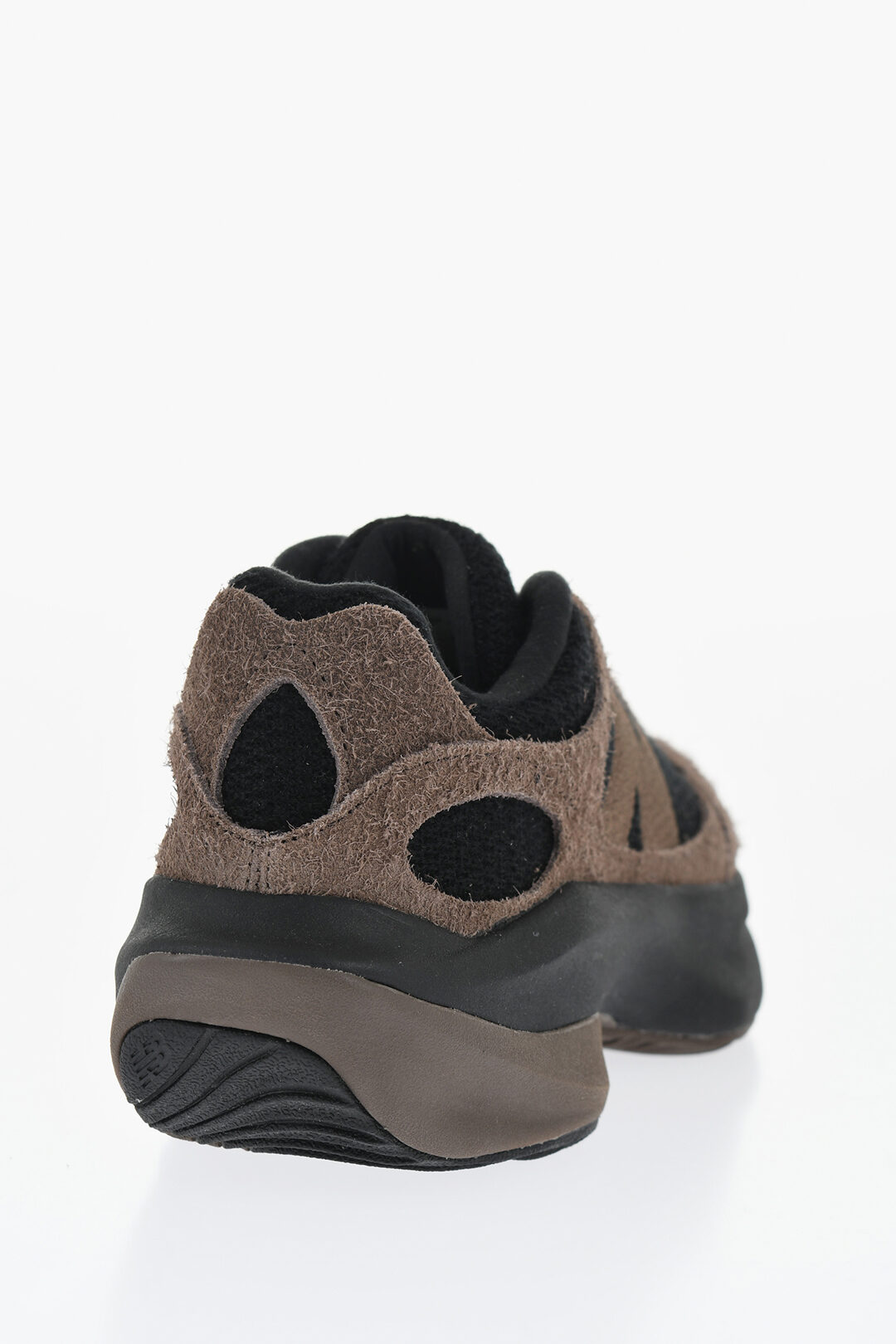 New Balance Fuzzy Suede Two-Tone Low-Top Sneakers women - Glamood Outlet