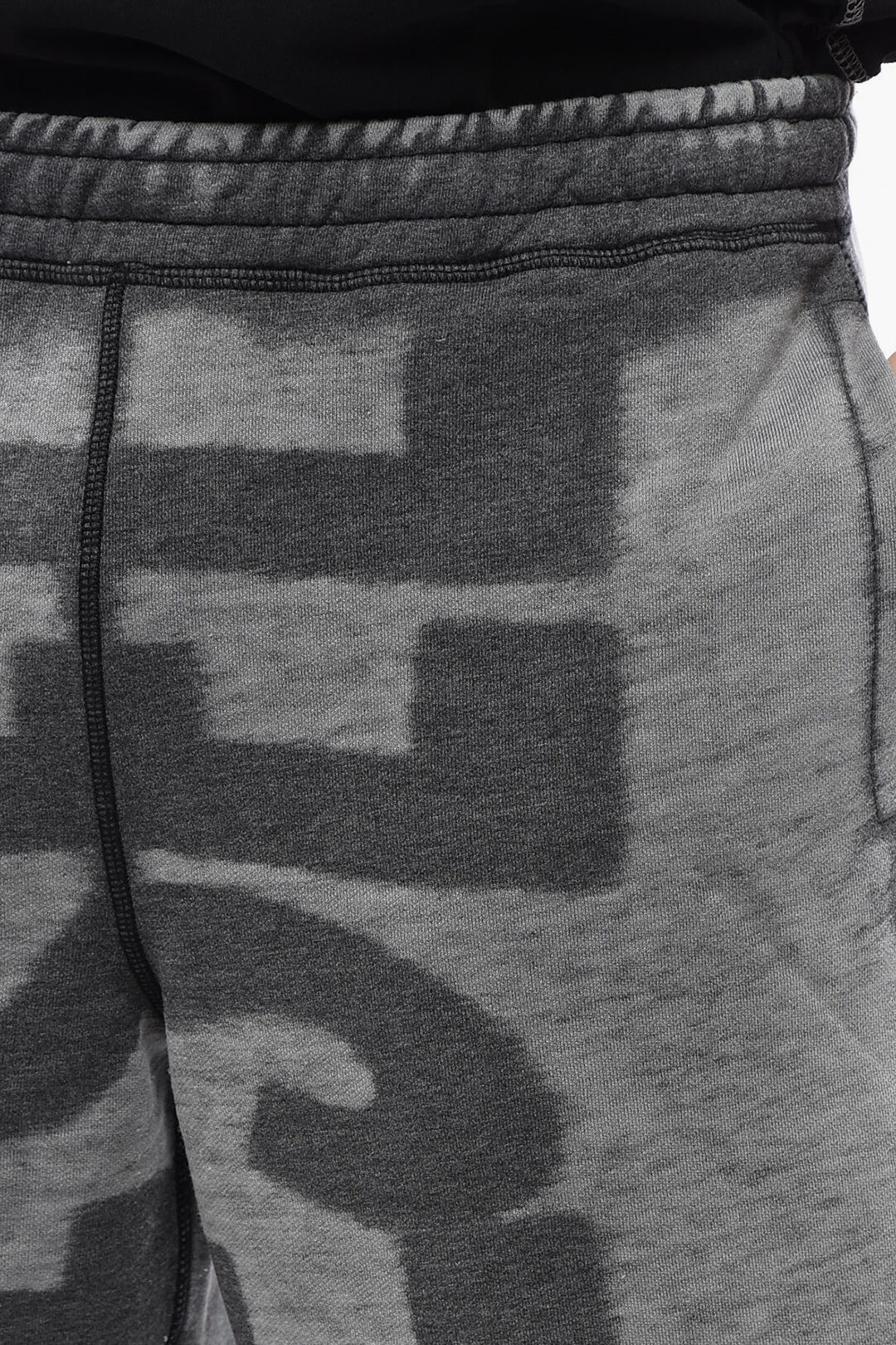 Diesel RED TAG Burn-Out Effect P-ROWN Shorts men - Glamood Outlet