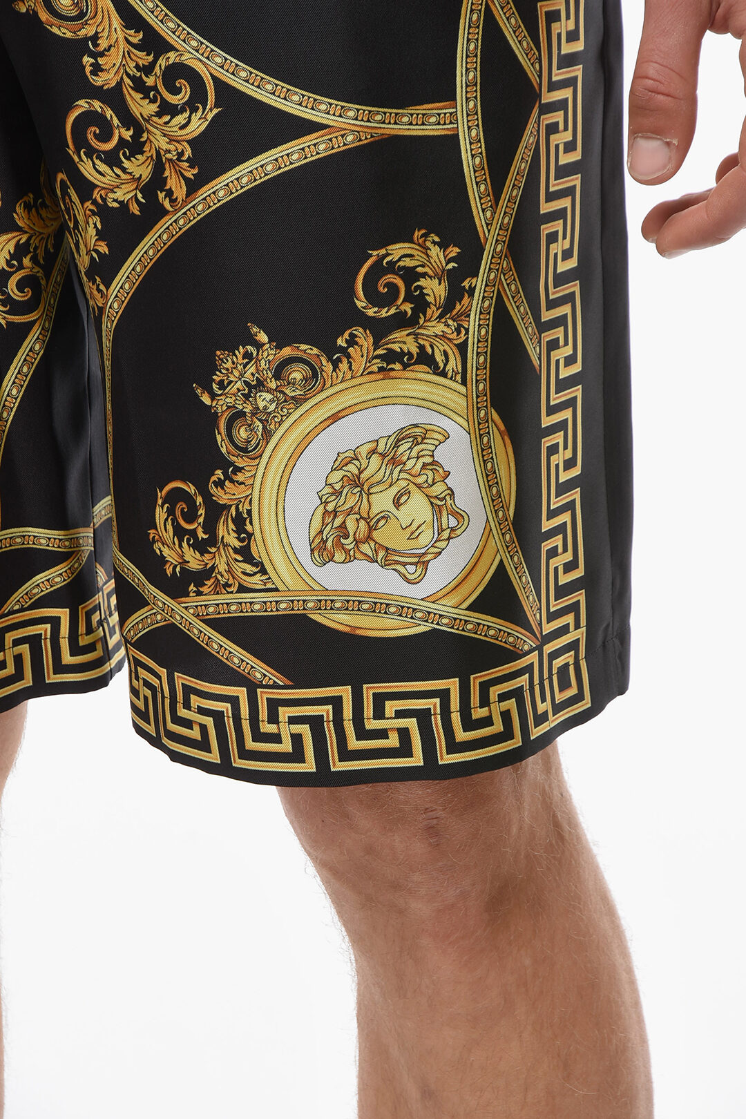 Versace Silk LA COUPE DES DIEUX Shorts men - Glamood Outlet