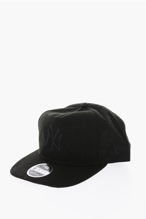 New Era solid color cap with embossed logo men - Glamood Outlet